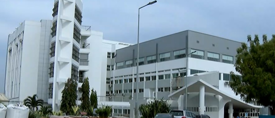 Angola - PR visita obras de reabilitação do Hospital do Prenda - RTP África