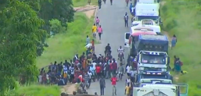 Moçambique - Agitação e disparos em Bobole para desbloquear a estrada ...