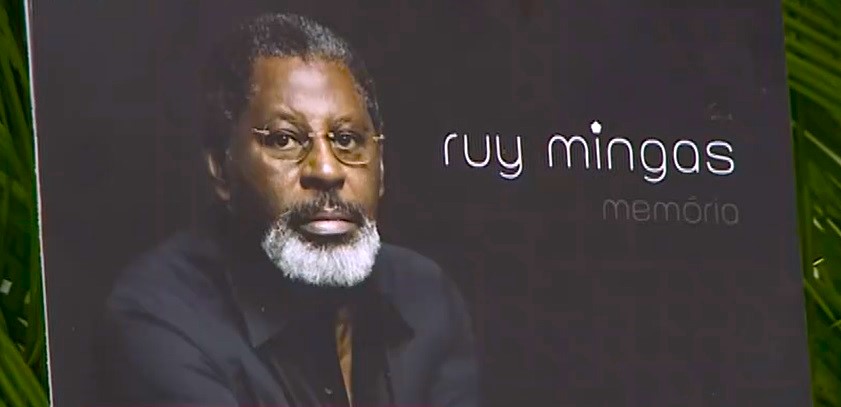 Angolanos prestam último tributo a Ruy Mingas antes do funeral esta ...
