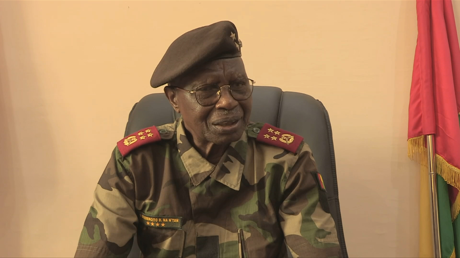 Guiné-Bissau - LGDH exige demissão imediata do CEMGFA - RTP África