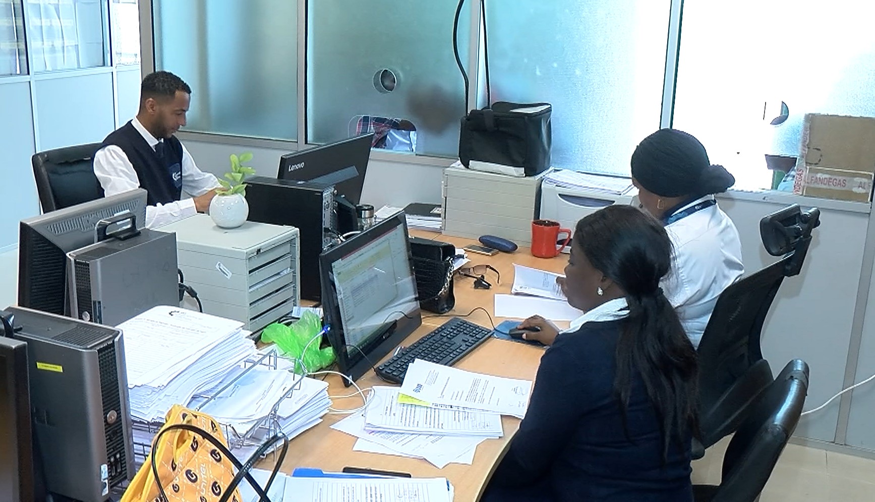 Angola - Governo quer garantir transparência em concursos públicos com ...