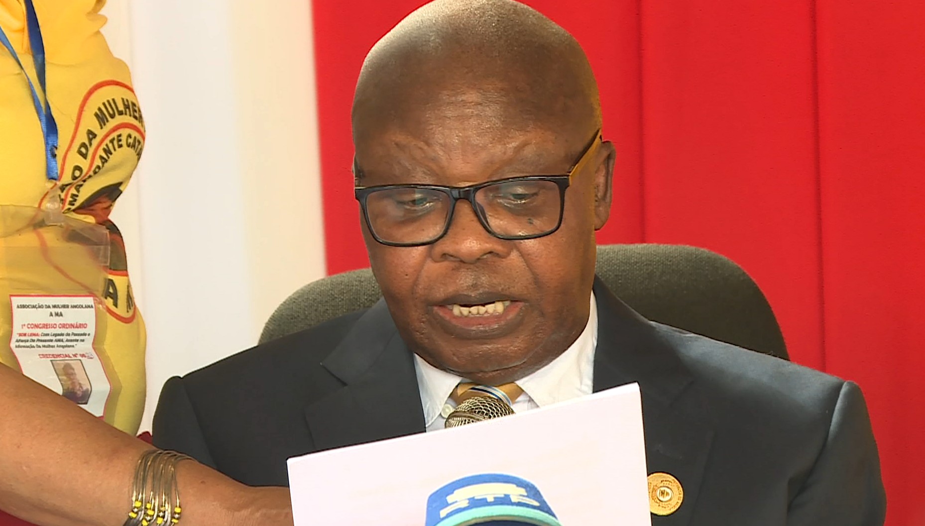 Angola - Líder da FNLA acusa MPLA de querer impor uma história ...