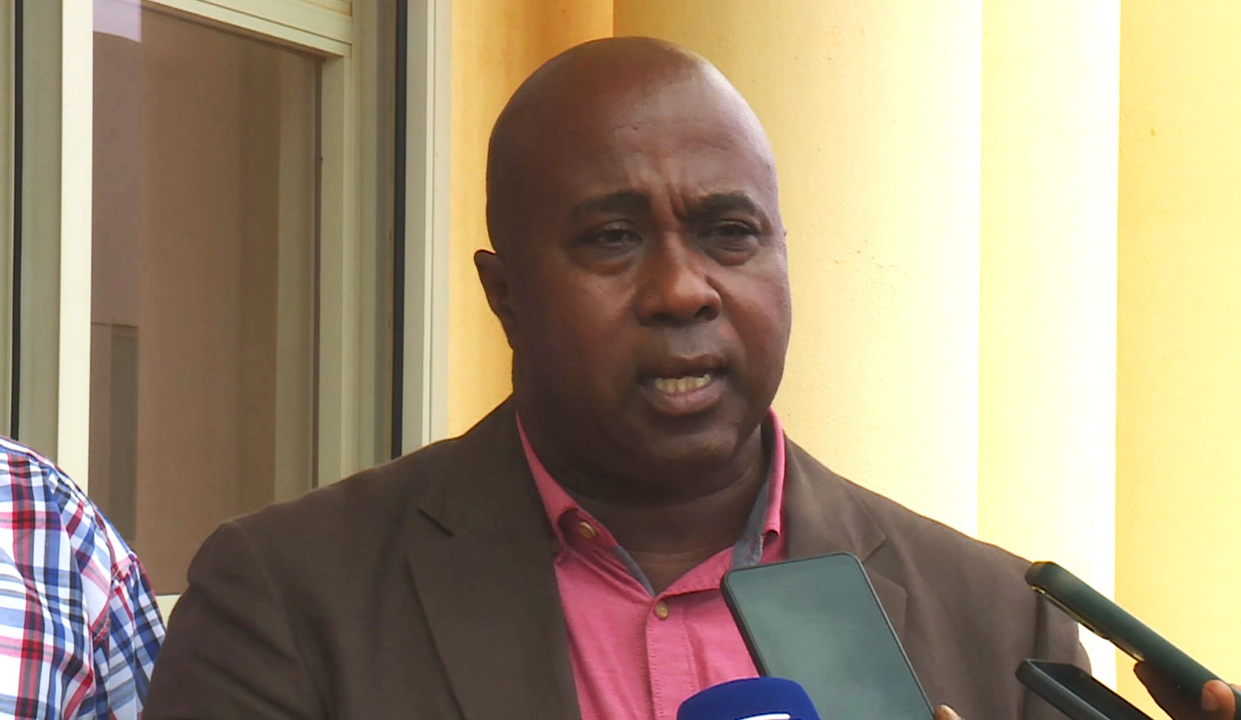 Guiné-Bissau - Familiares alertam que o jurista Luís Vaz Martins corre risco de vida - RTP África