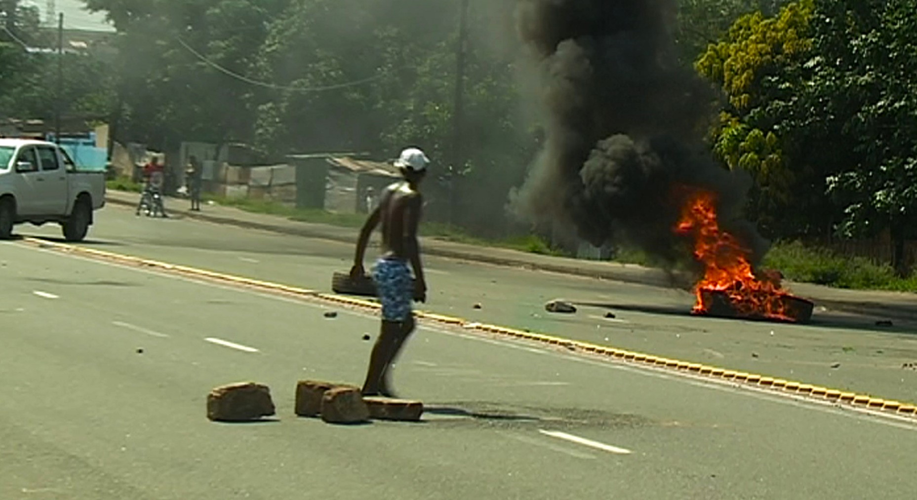 Moçambique - Protestos contra a investidura de Daniel Chapo como ...