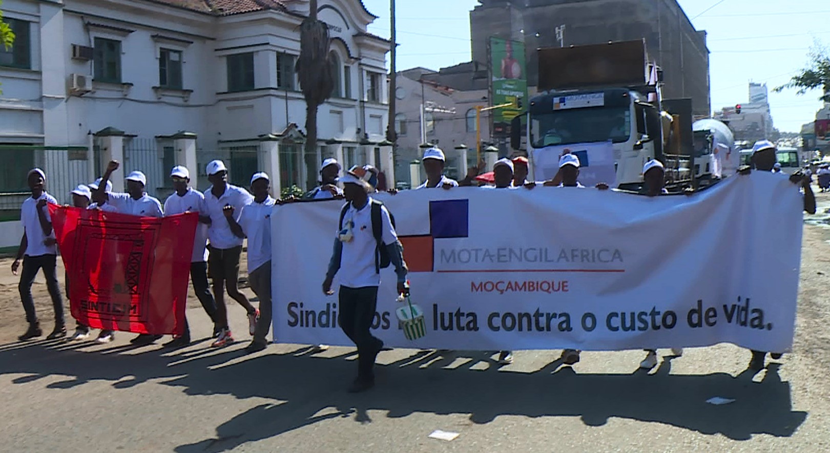 Moçambique - Sindicatos criticam atraso do Governo no aumento do ...